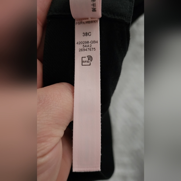 Victoria's Secret | Intimates & Sleepwear | Black Bra With Pink Tag ...